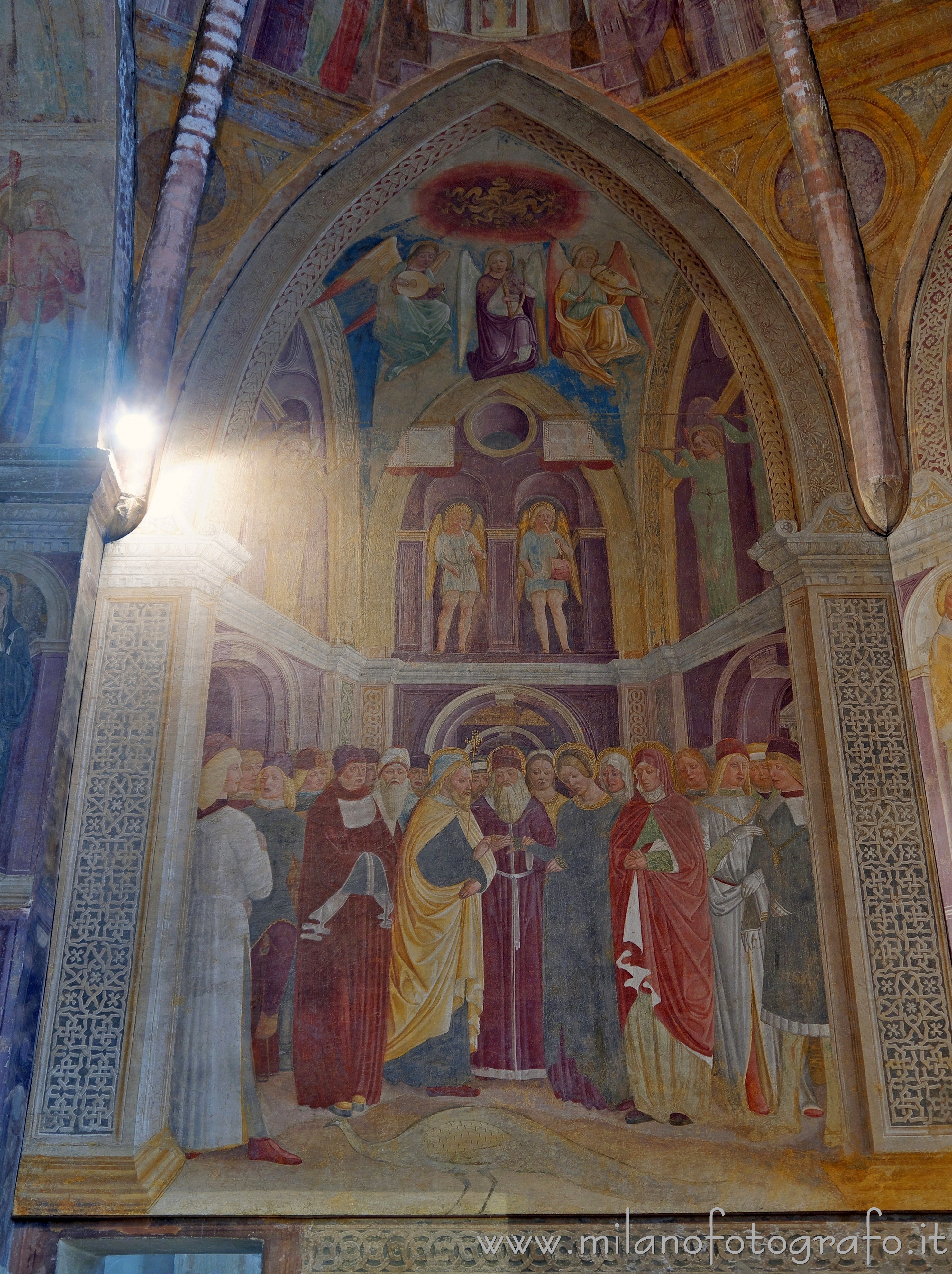 Parete sinistra della Cappella della Vergine nella Chiesa di San Pietro ...